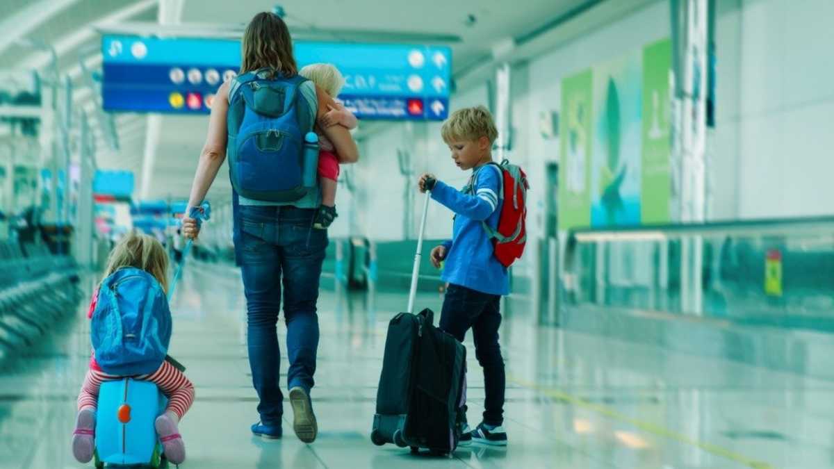 Flying with Kids: Top Travel Tips and Hacks for Stress-Free Family Adv ...
